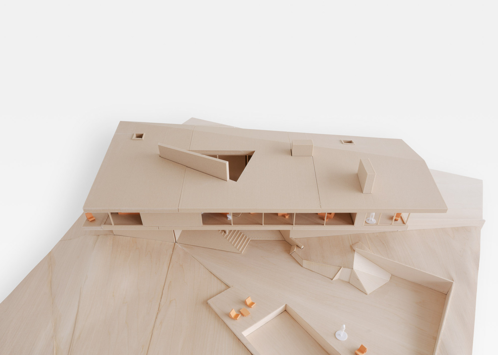 HOUSE EIGHT – EASTON COMBS