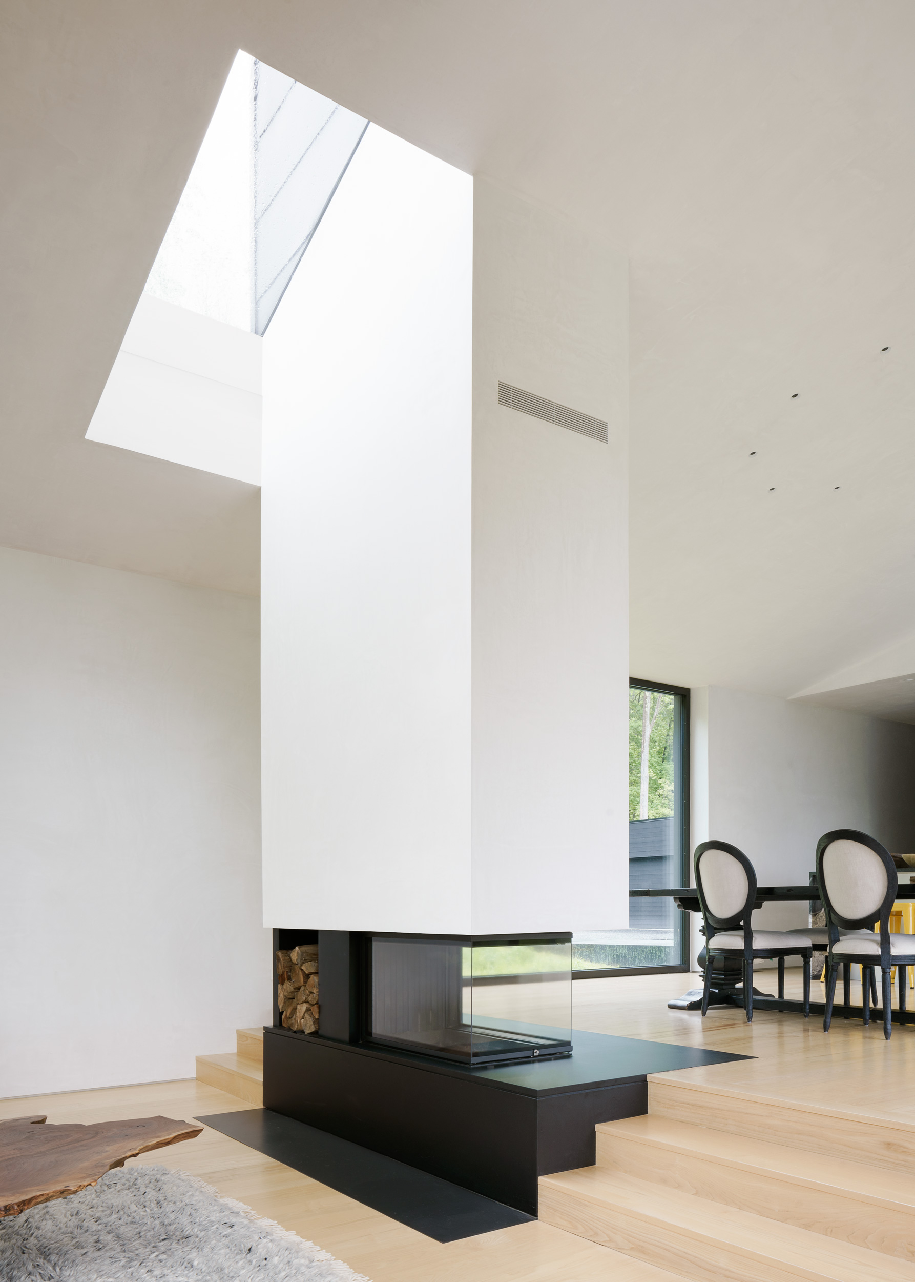 HOUSE SIX – EASTON COMBS